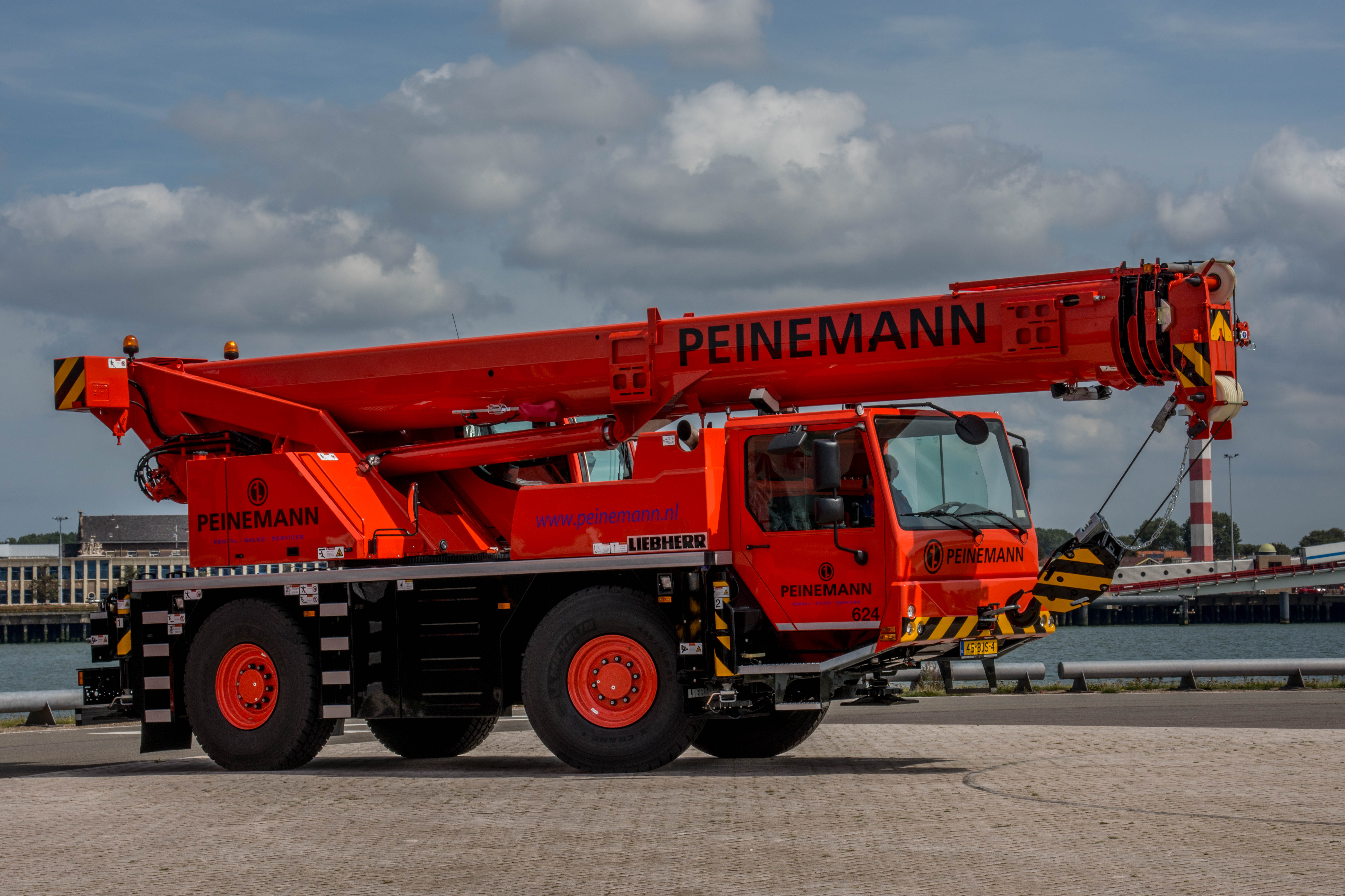 Peinemann Mobilift Groep B.V. | Ad Kornet | Algemeen Directeur | Ploum ...